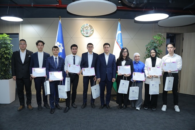 12 nafar O‘zbekistonlik talaba Xitoyga ta’lim sayohatiga yo‘l oladilar